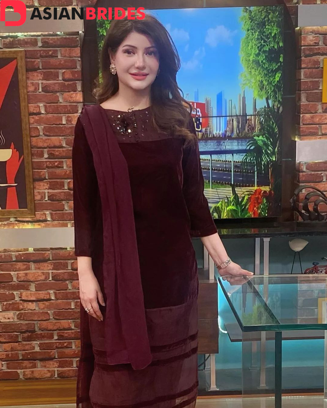 Pakistani Women: Read and Fall For Pakistani Singles Forever